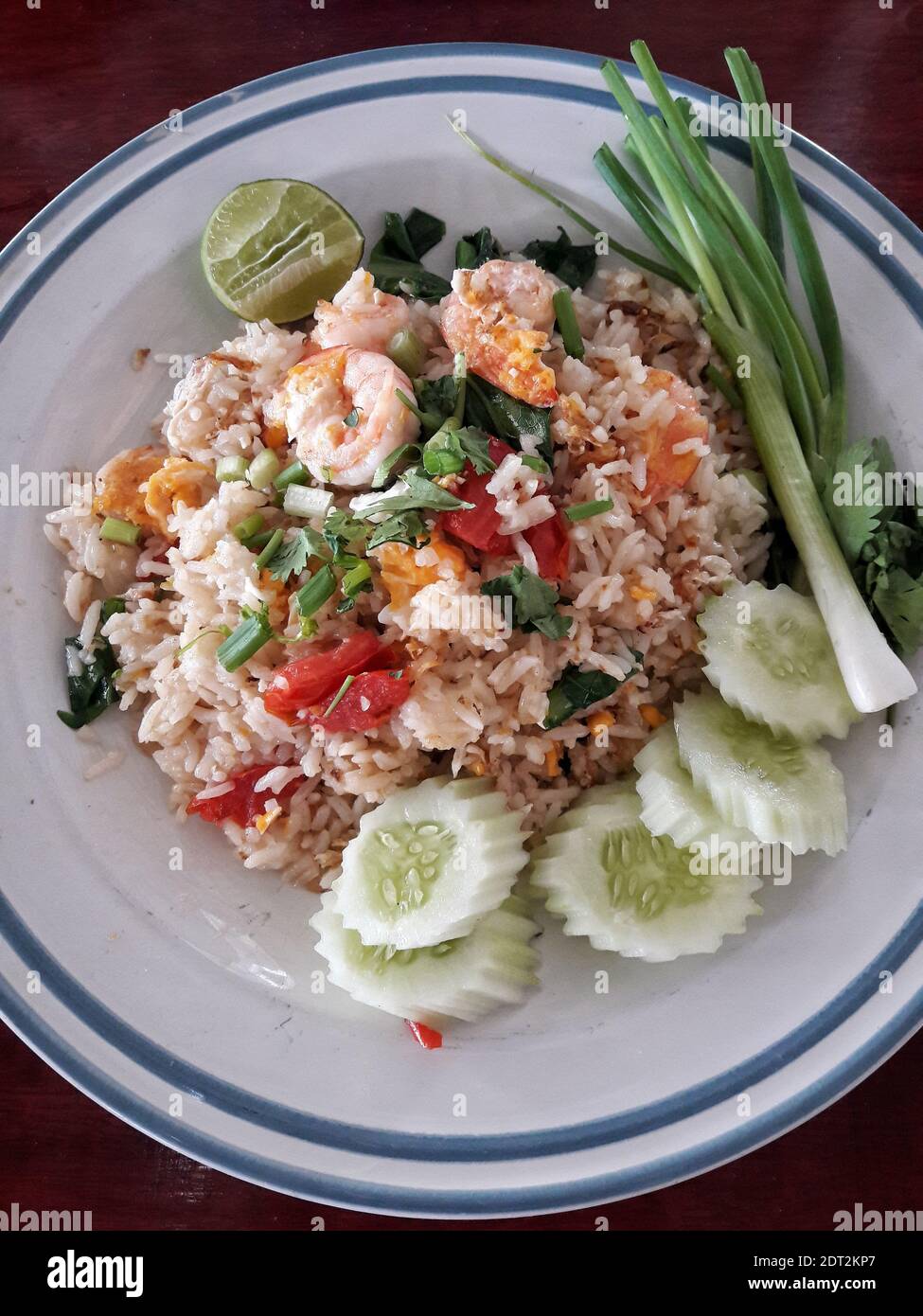 Gebratener Reis Mit Shimp Ist Ein Köstliches Thaifood Und Wird Oft ...