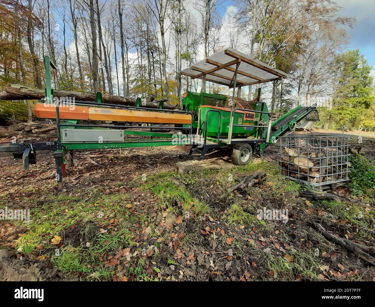 Automatische holzbearbeitungsmaschine -Fotos und -Bildmaterial in hoher ...