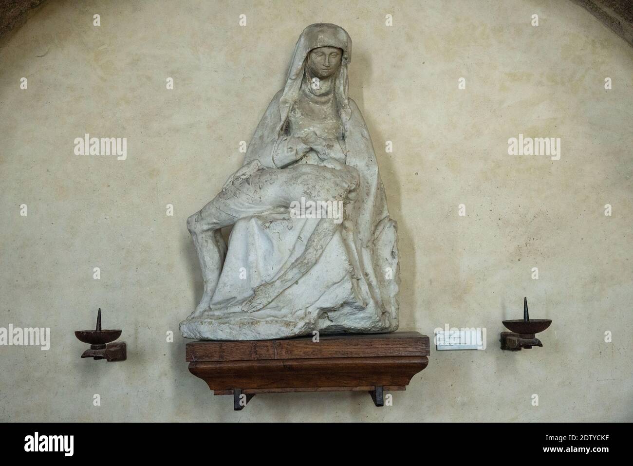 Gothic pieta -Fotos und -Bildmaterial in hoher Auflösung – Alamy