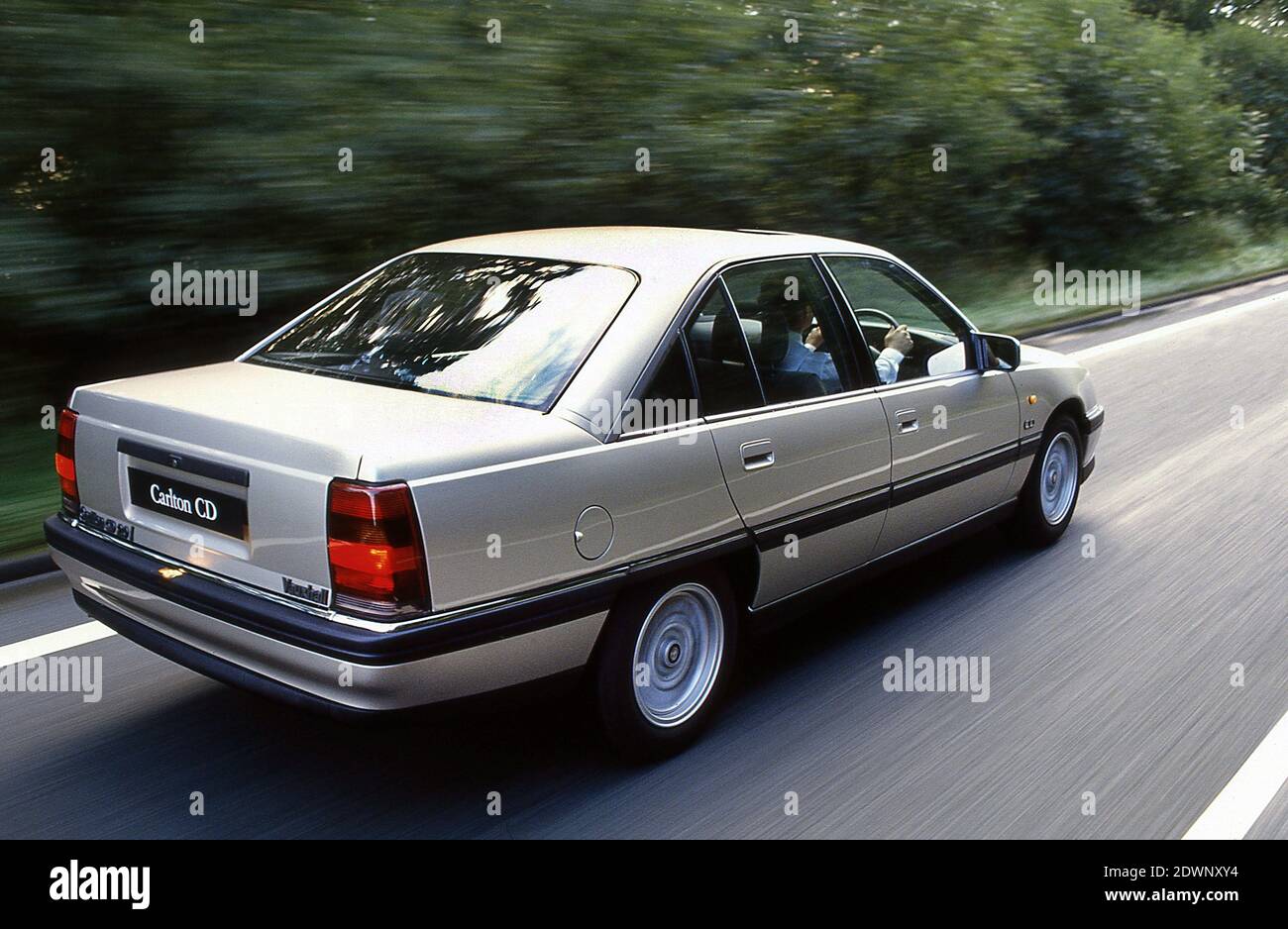 Vauxhall carlton cd 2 0i -Fotos und -Bildmaterial in hoher Auflösung ...