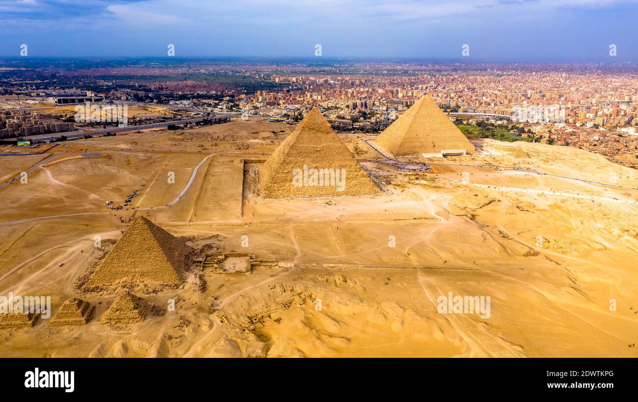 Giza pyramid aerial -Fotos und -Bildmaterial in hoher Auflösung – Alamy