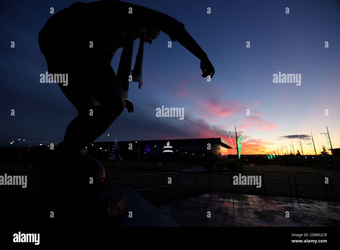 Jimmy johnstone statue -Fotos und -Bildmaterial in hoher Auflösung – Alamy
