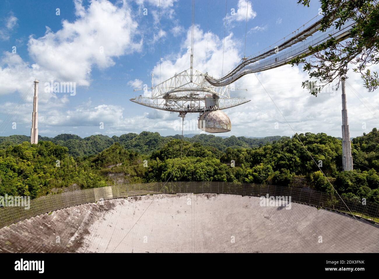 Arecibo observatory radio telescope -Fotos und -Bildmaterial in hoher ...