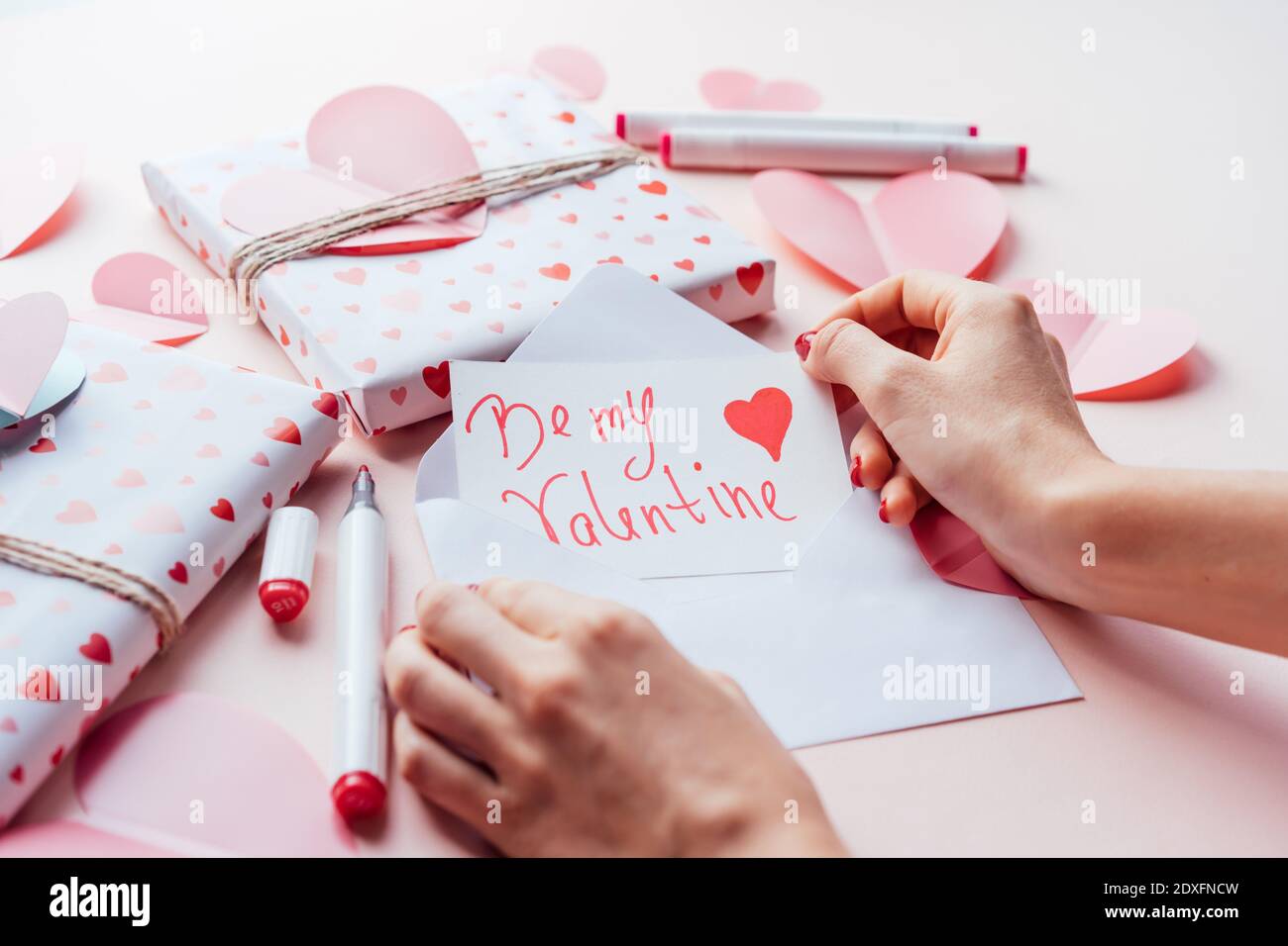 Carta de mano -Fotos und -Bildmaterial in hoher Auflösung – Alamy