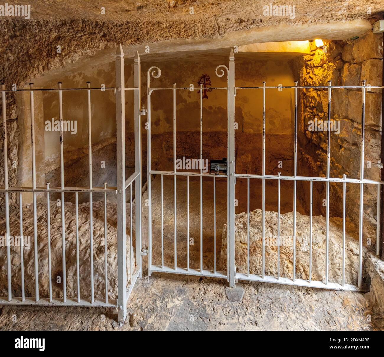 Jesus tomb interior -Fotos und -Bildmaterial in hoher Auflösung – Alamy