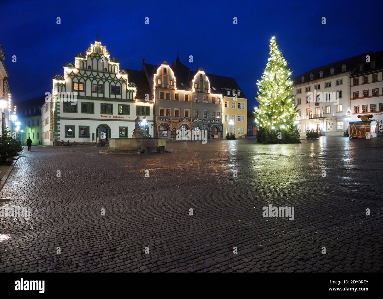 Weihnachtsmarkt auf dem weimarer marktplatz -Fotos und -Bildmaterial in ...