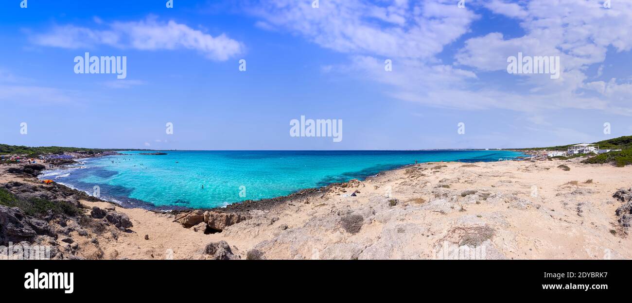 Strand Punta della Suina in Salento, Apulien. Italien. Es ist von der ...