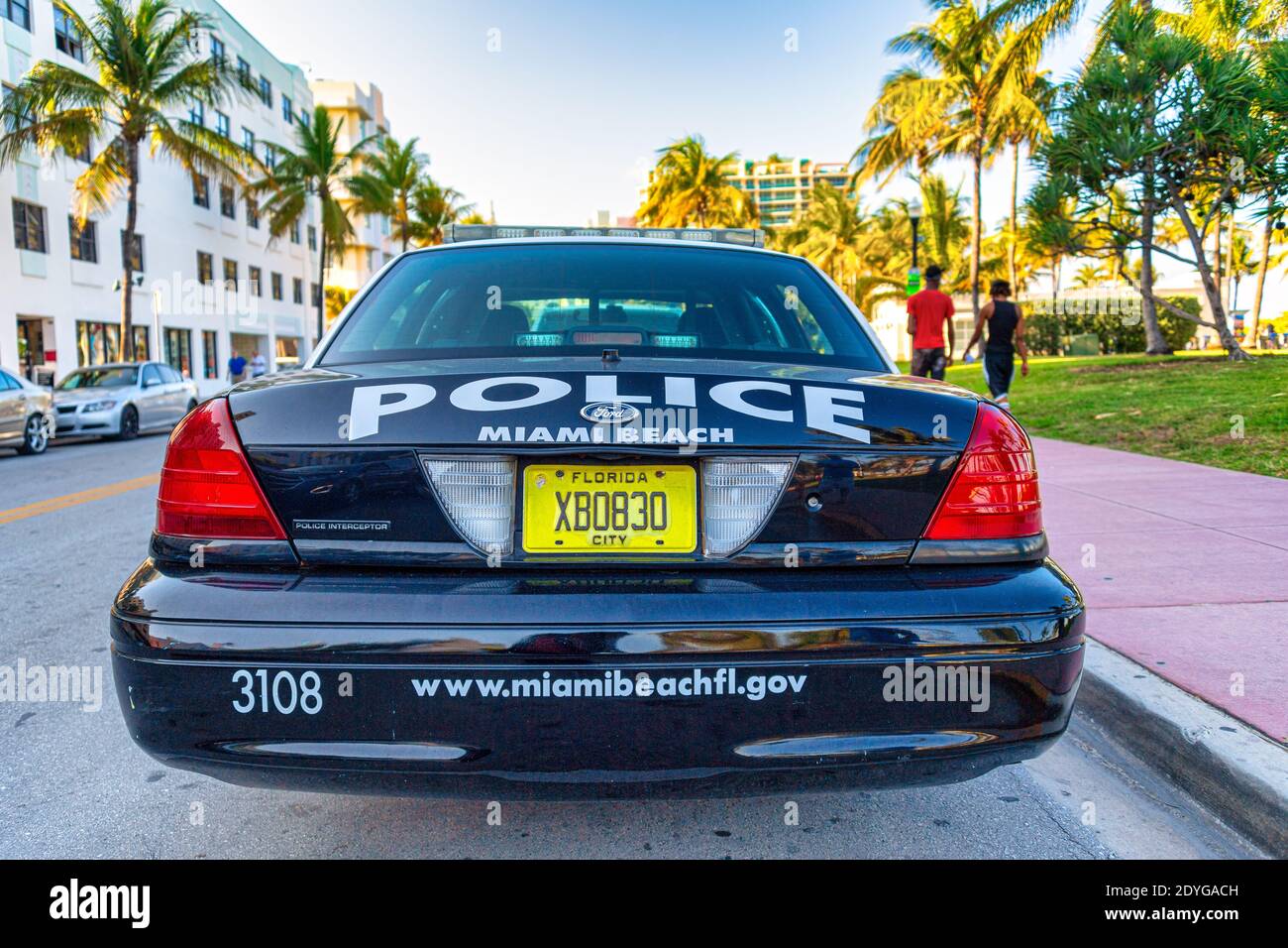 Miami beach police car -Fotos und -Bildmaterial in hoher Auflösung – Alamy