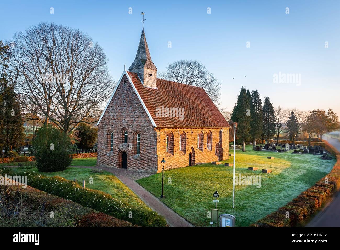 Alte sehr alte kirche -Fotos und -Bildmaterial in hoher Auflösung – Alamy