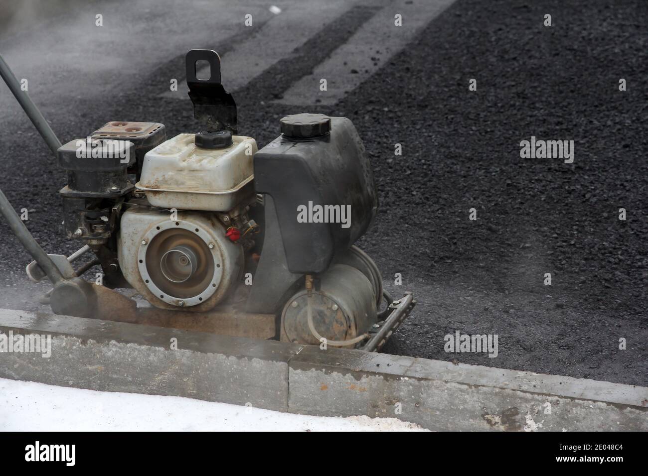 Asphalt grube baustelle -Fotos und -Bildmaterial in hoher Auflösung – Alamy