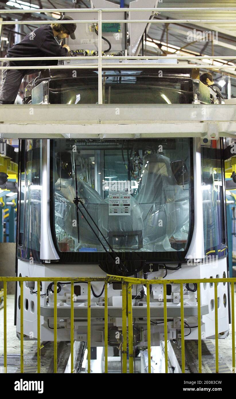 Montagewerk straßenbahnen alstom -Fotos und -Bildmaterial in hoher ...