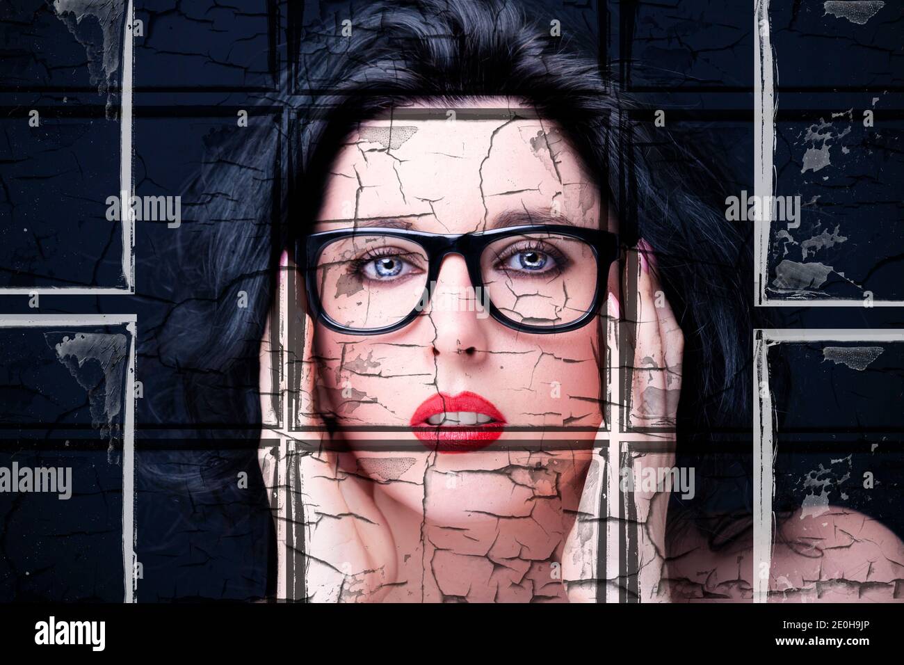 Schöne junge frau brille -Fotos und -Bildmaterial in hoher Auflösung ...
