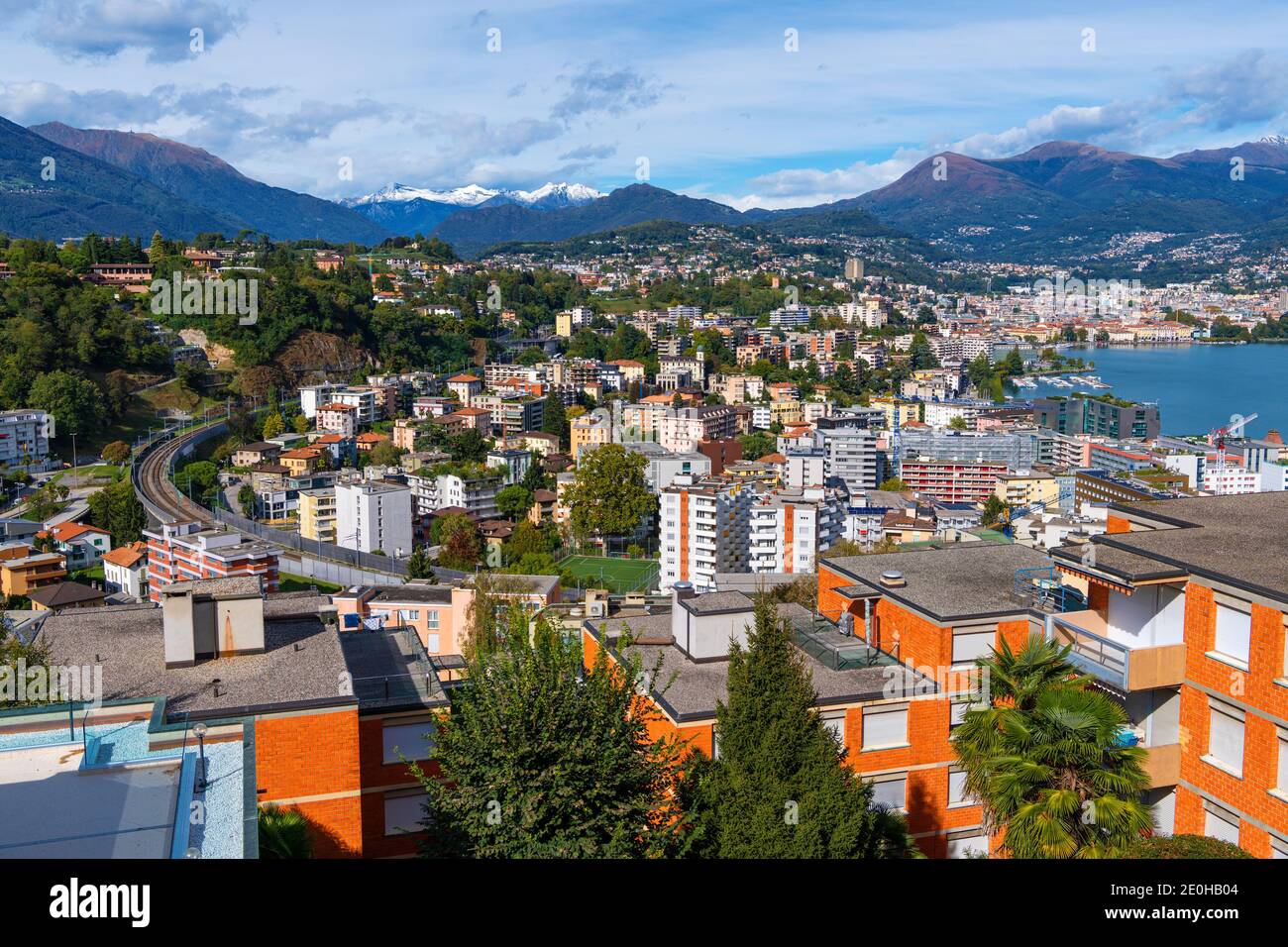 See lugano mit monte san salvatore -Fotos und -Bildmaterial in hoher ...