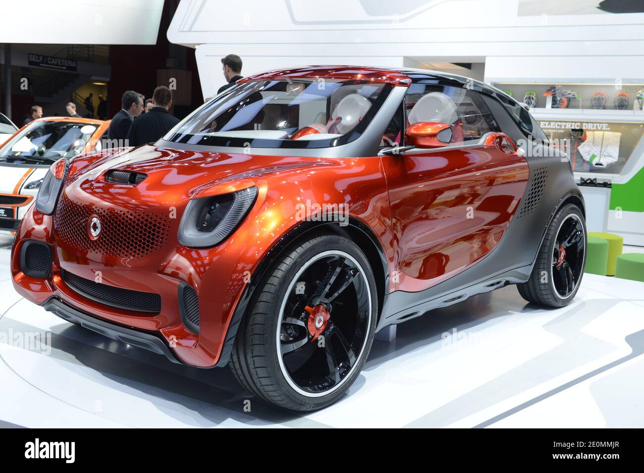 Das neue Smart Concept Car wurde am ersten Pressetag des Pariser ...