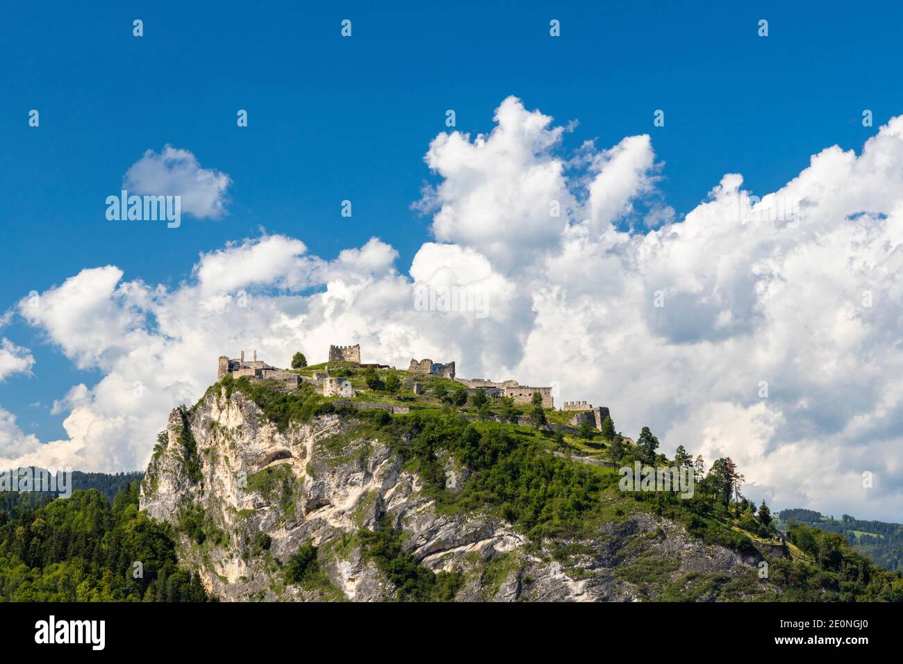 Ruins burg griffen castle -Fotos und -Bildmaterial in hoher Auflösung ...
