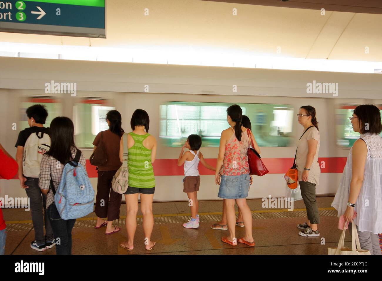 Mtr plattform -Fotos und -Bildmaterial in hoher Auflösung – Alamy