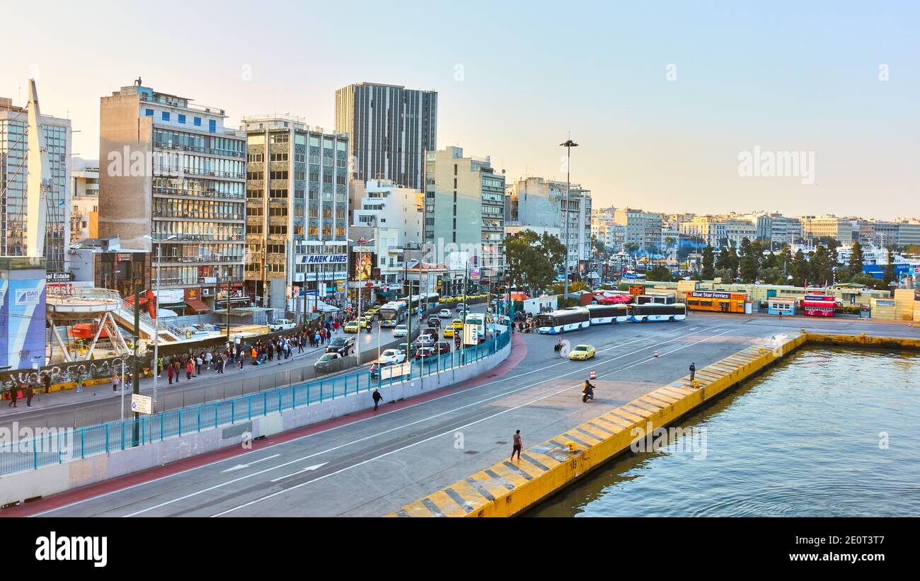 Waterfront in athen -Fotos und -Bildmaterial in hoher Auflösung – Alamy