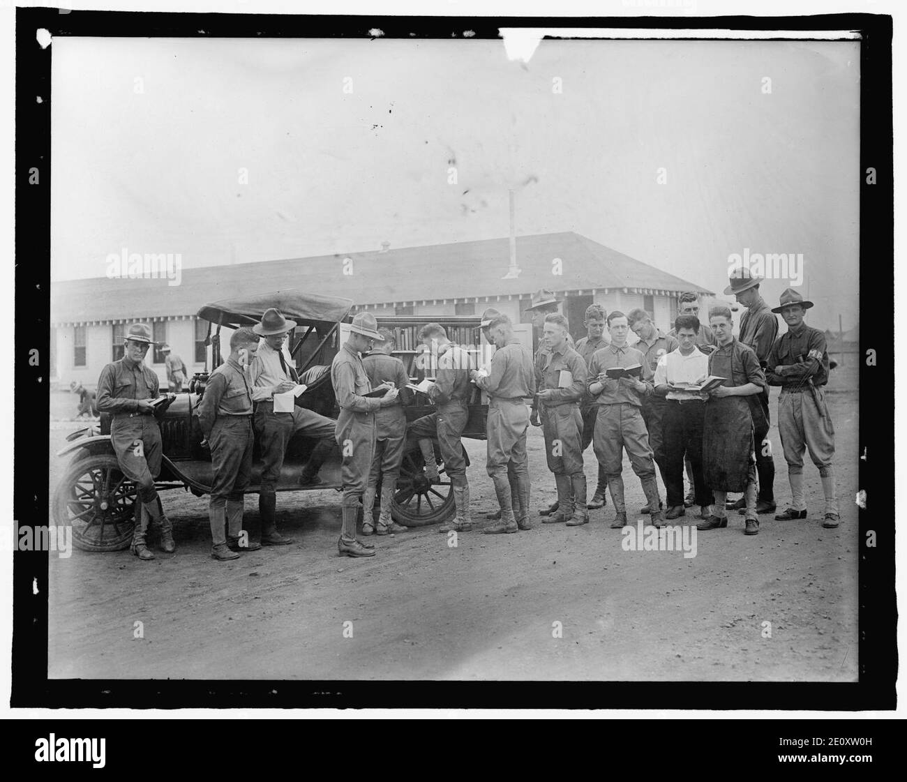Bibliothek in kelly field -Fotos und -Bildmaterial in hoher Auflösung ...