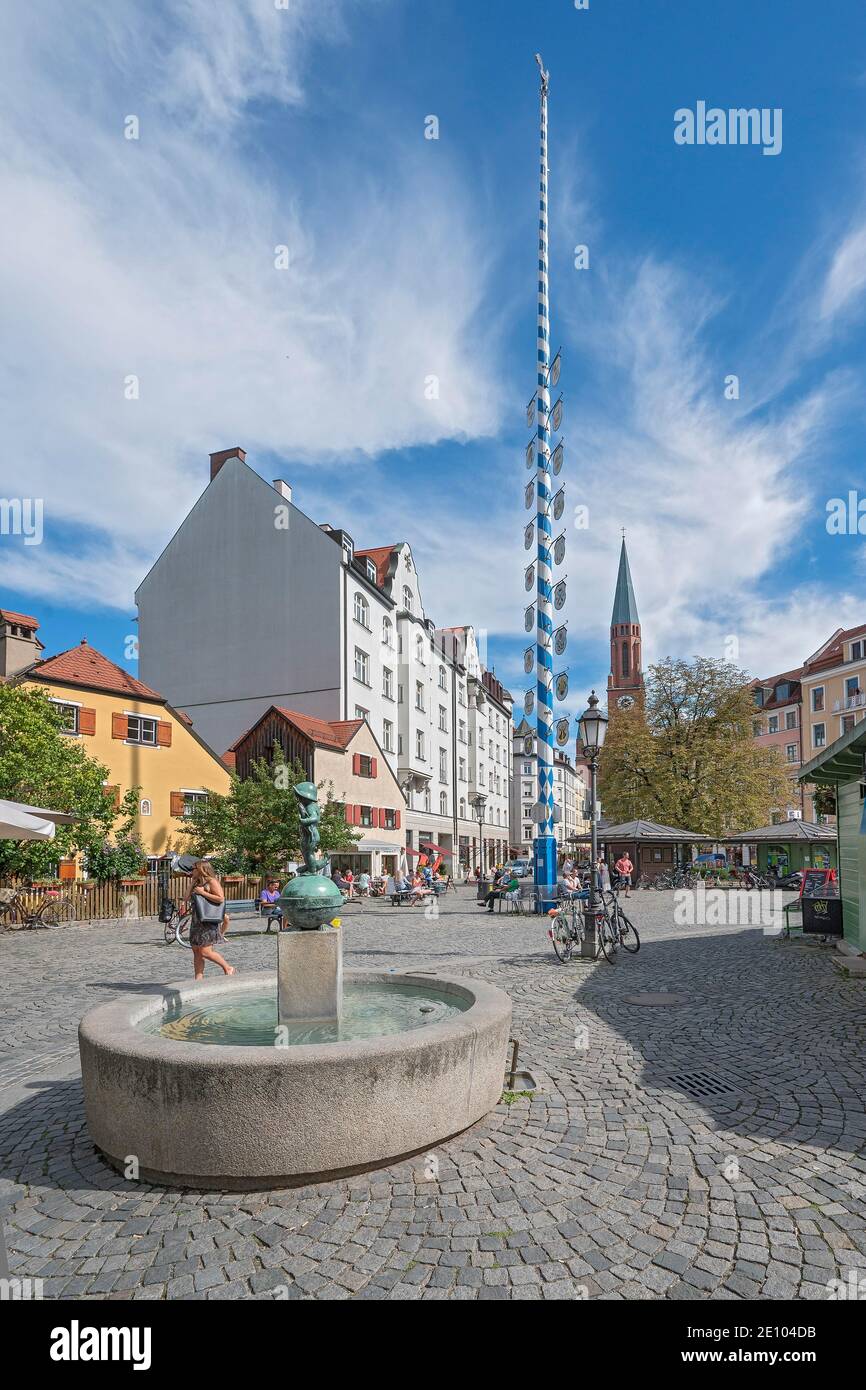 Fischerbuberlbrunnen des Bildhauers Ignatius Taschner am Wiener Platz ...