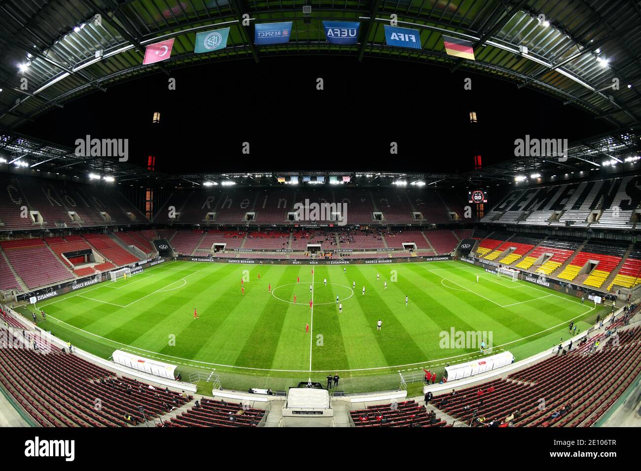 Flussufer stadion -Fotos und -Bildmaterial in hoher Auflösung – Alamy