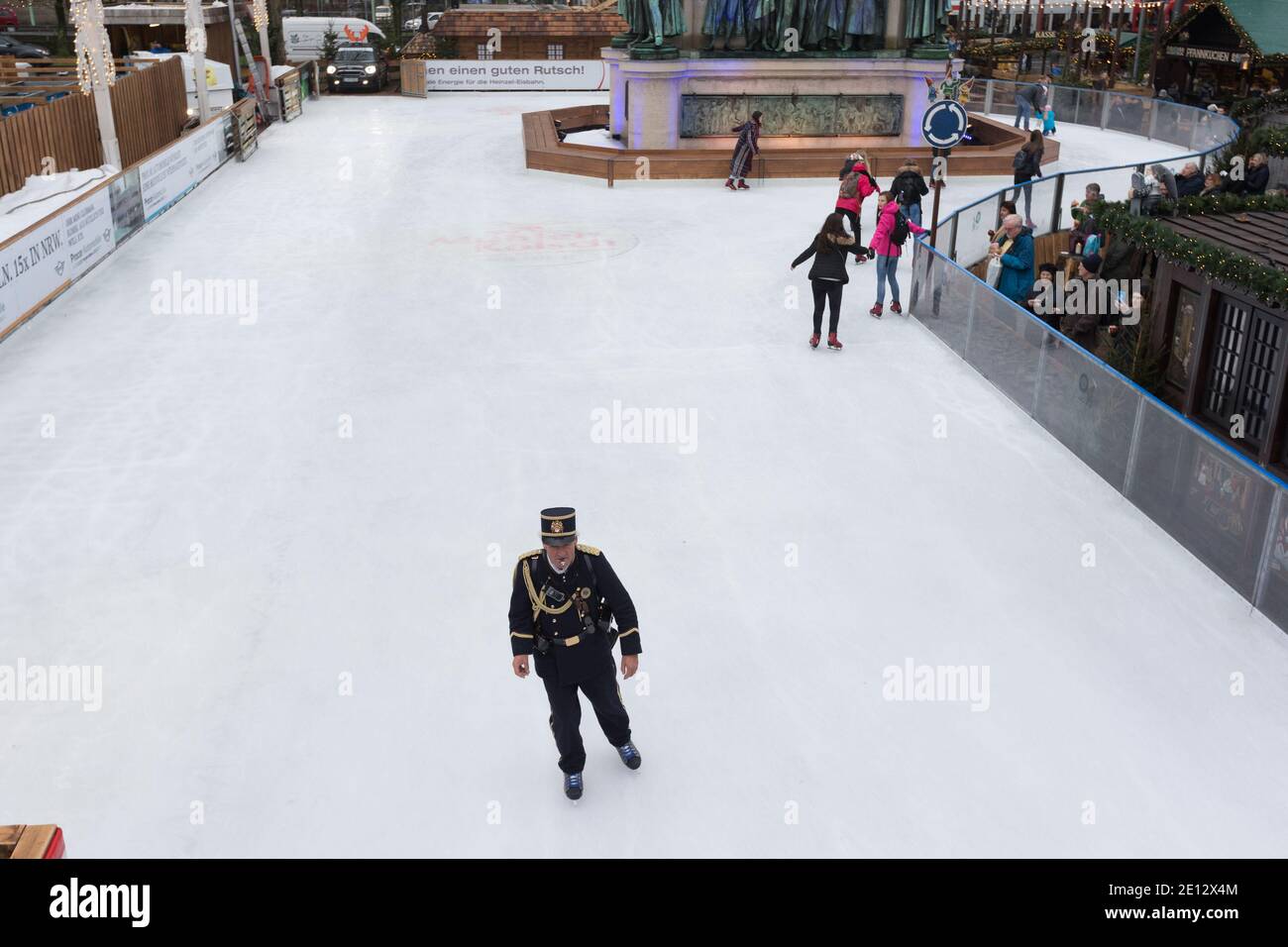 Winter cologne ice -Fotos und -Bildmaterial in hoher Auflösung – Alamy