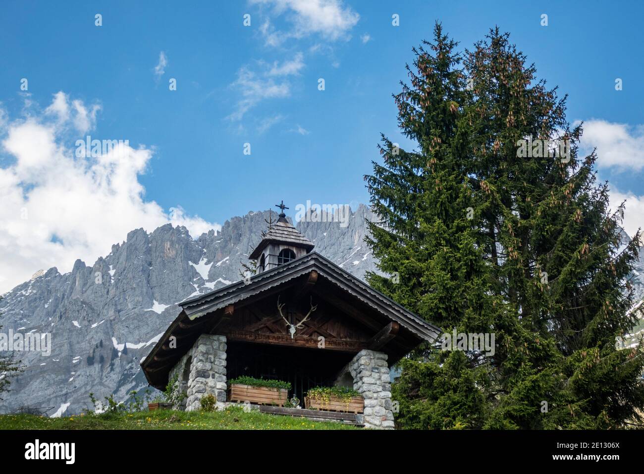 Kapelle am wilden kaiser in österreich -Fotos und -Bildmaterial in hoher Auflösung – Alamy