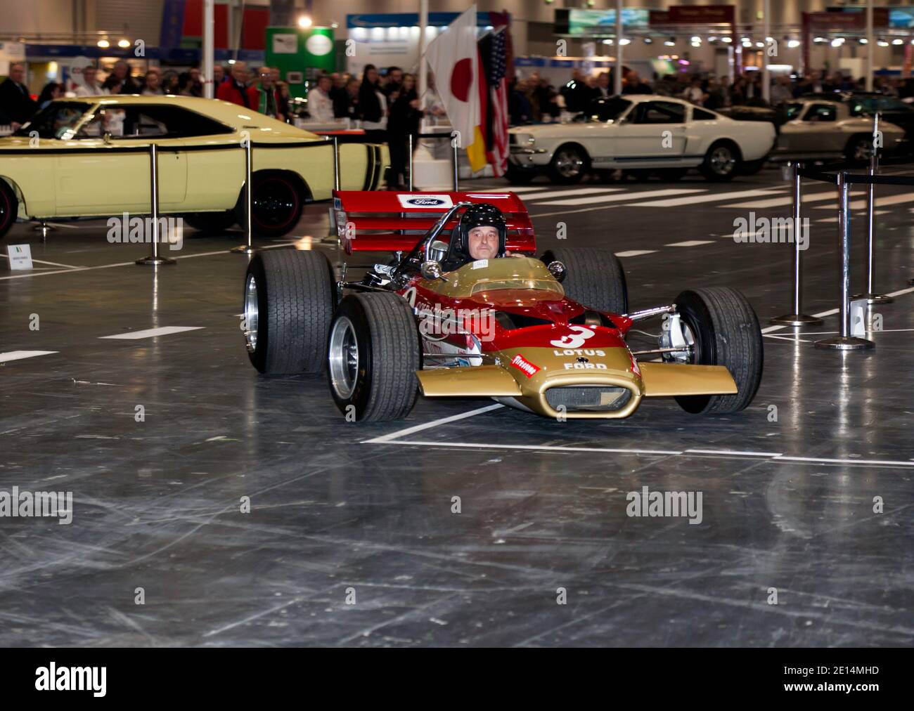 A 1969, Lotus 49B (Fahrgestellnr 6), Formel-1-Auto, das auf der London ...