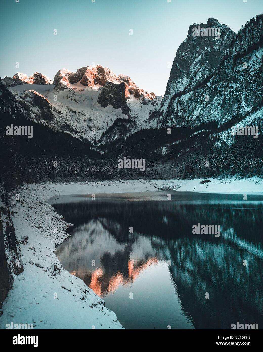 Gosausee im winter -Fotos und -Bildmaterial in hoher Auflösung – Alamy