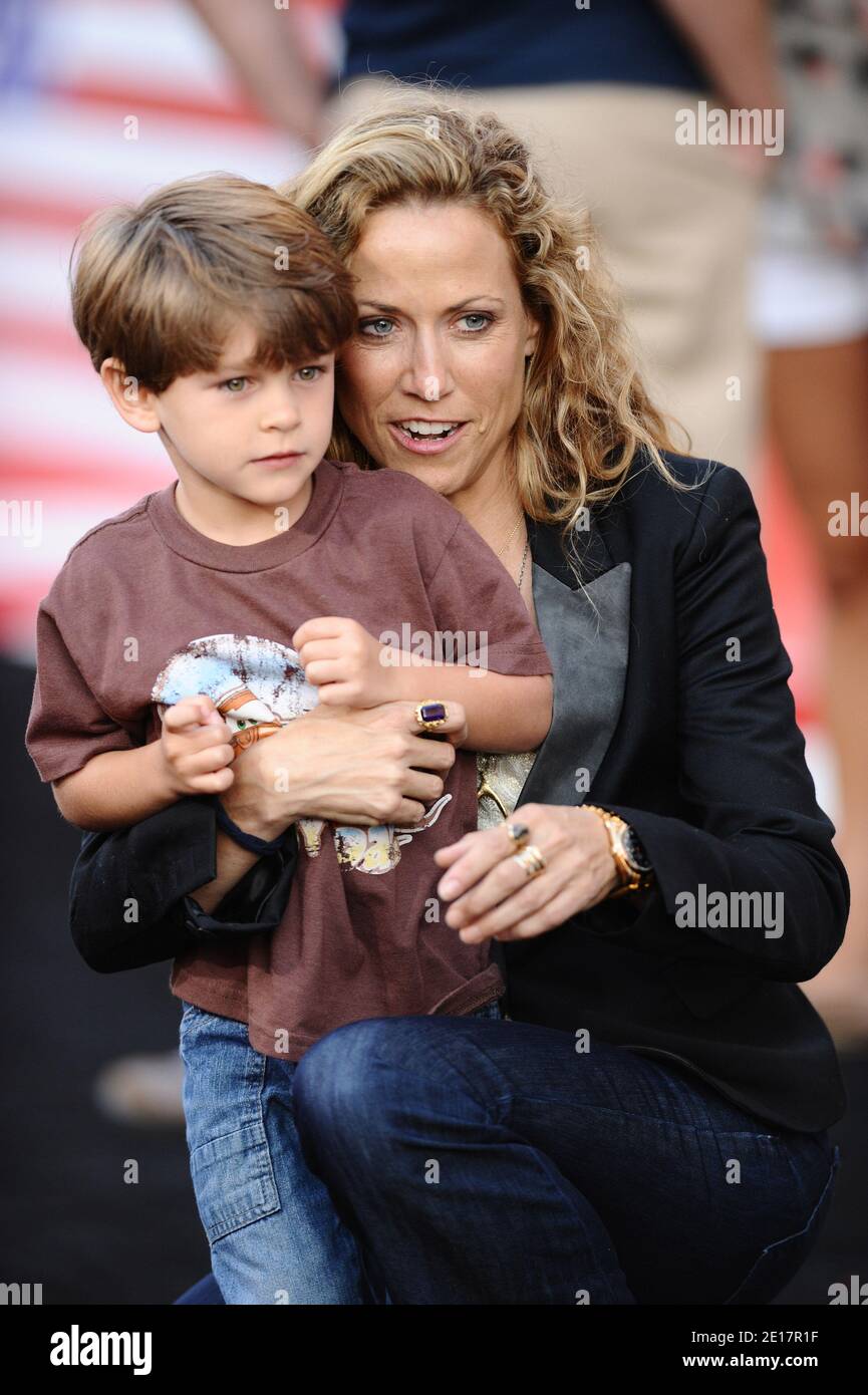 Sheryl Crow und ihr Sohn Wyatt Steven Crow besuchen am 18. Juni 2011 ...