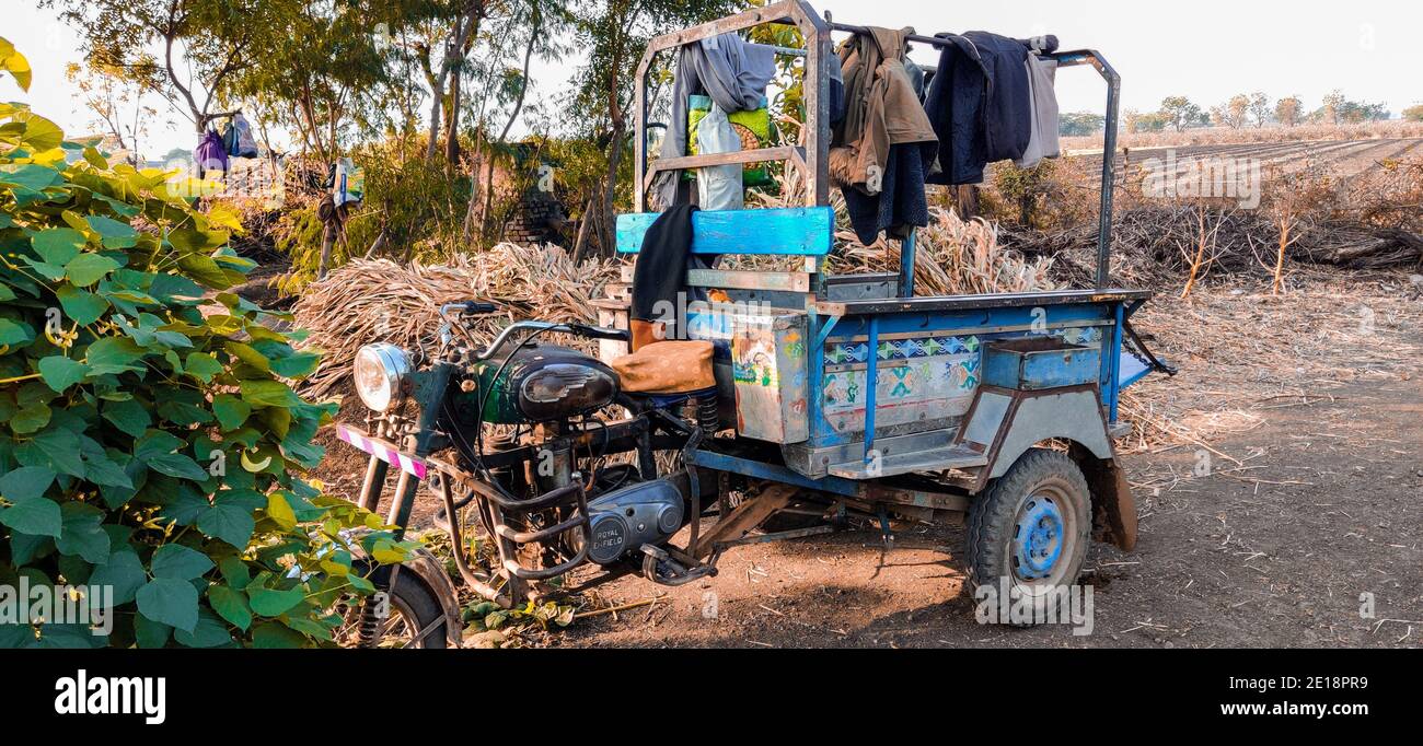 Drei 3 rad motorrad -Fotos und -Bildmaterial in hoher Auflösung – Alamy