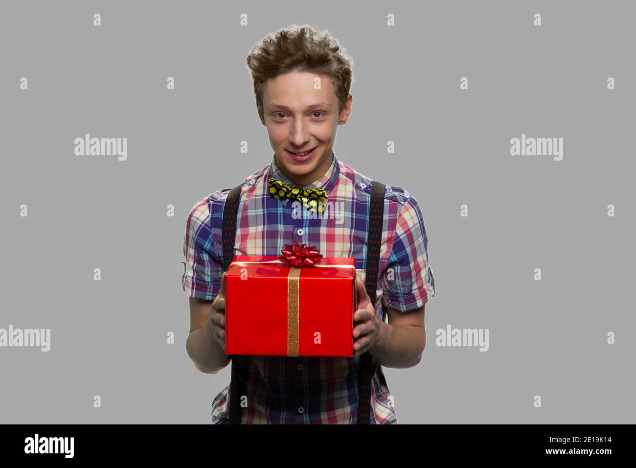 Shy teen -Fotos und -Bildmaterial in hoher Auflösung – Alamy