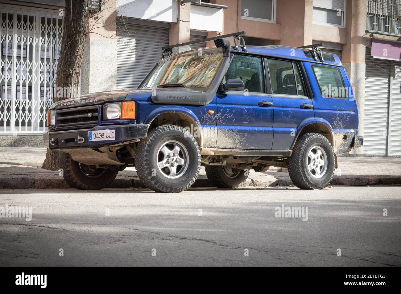 SABADELL SPANIEN 2. JANUAR 2021 Land Rover Discovery AKA Disco Serie II Td5 Stockfotografie Alamy