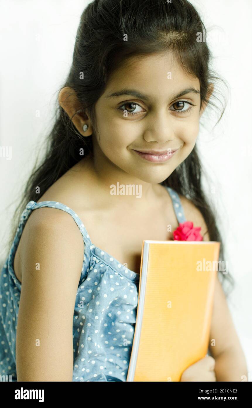 Schulkind Schulkinder Fotos Und Bildmaterial In Hoher Auflösung Alamy