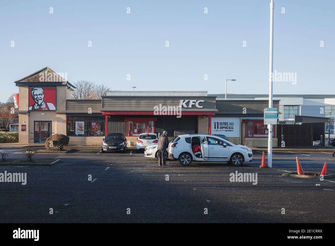 Edinburgh, Schottland - 6. Januar 2021: KFC-Standort im Craigleith ...