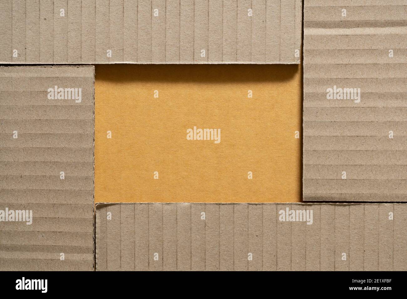 Pappkarton kunst -Fotos und -Bildmaterial in hoher Auflösung – Alamy