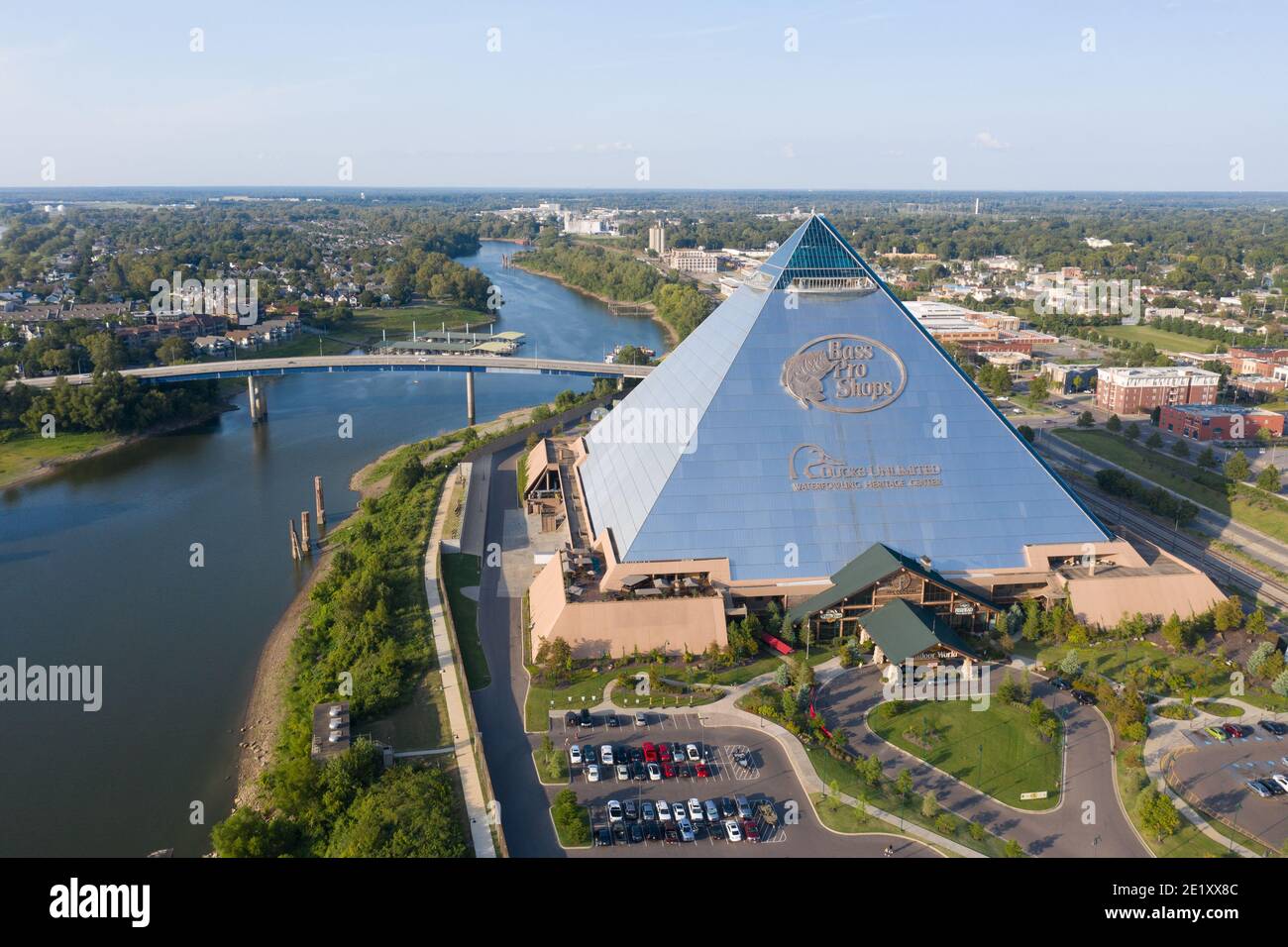 Bass pro pyramide -Fotos und -Bildmaterial in hoher Auflösung – Alamy
