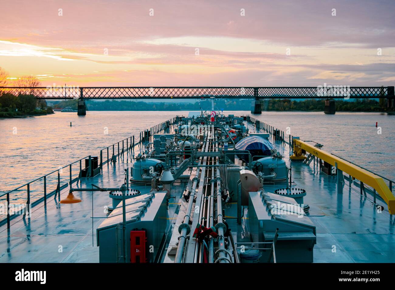 Binnenschiff Rhein Stockfotos und -bilder Kaufen - Alamy