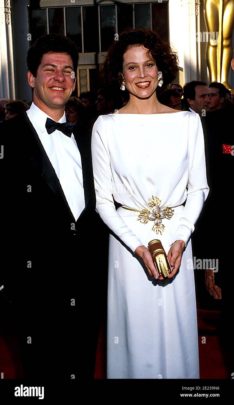 Sigourney Weaver bei den 61. Academy Awards am Mittwoch, 29. März 1989 ...