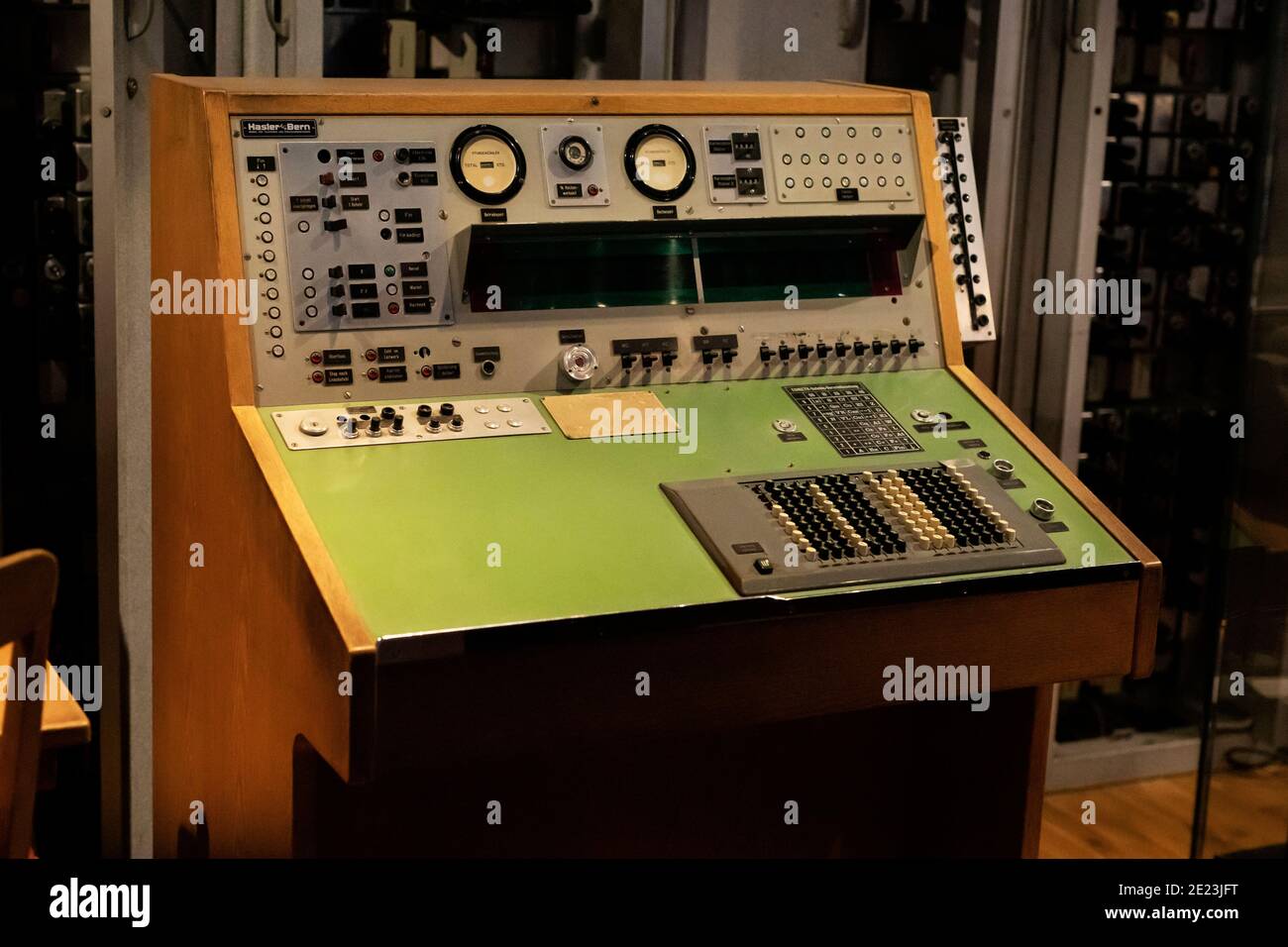 Das Bedienpult für den ersten Schweizer Computer ERMETH, der in den ...