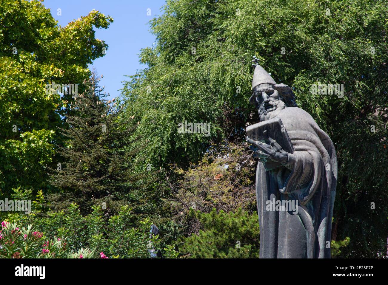 SPLIT, KROATIEN - 10. Aug 2011: Statue von Gregor von Nin in Split ...