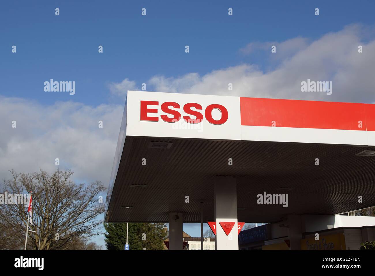 Esso convenience store -Fotos und -Bildmaterial in hoher Auflösung – Alamy