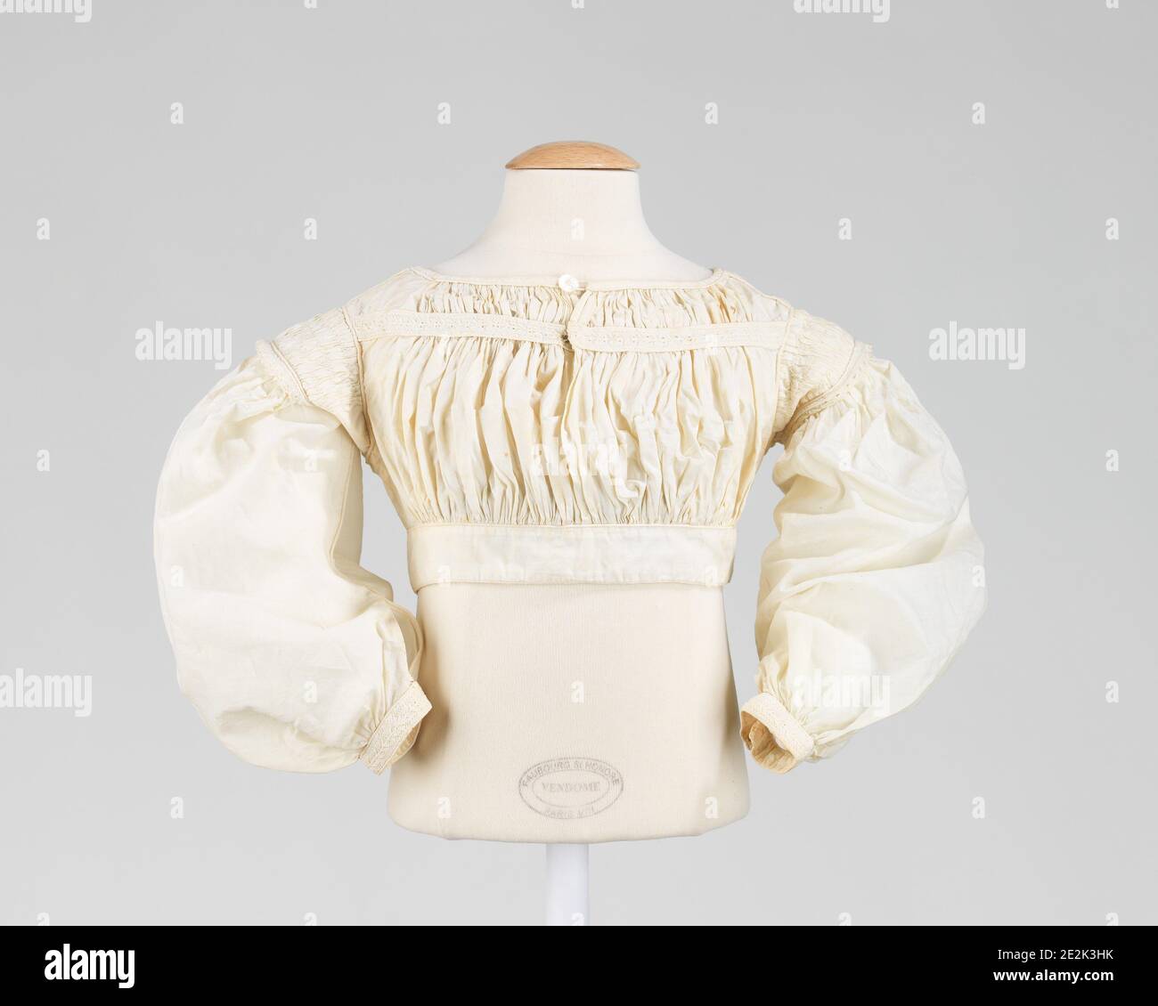 Plissiertes mieder -Fotos und -Bildmaterial in hoher Auflösung – Alamy