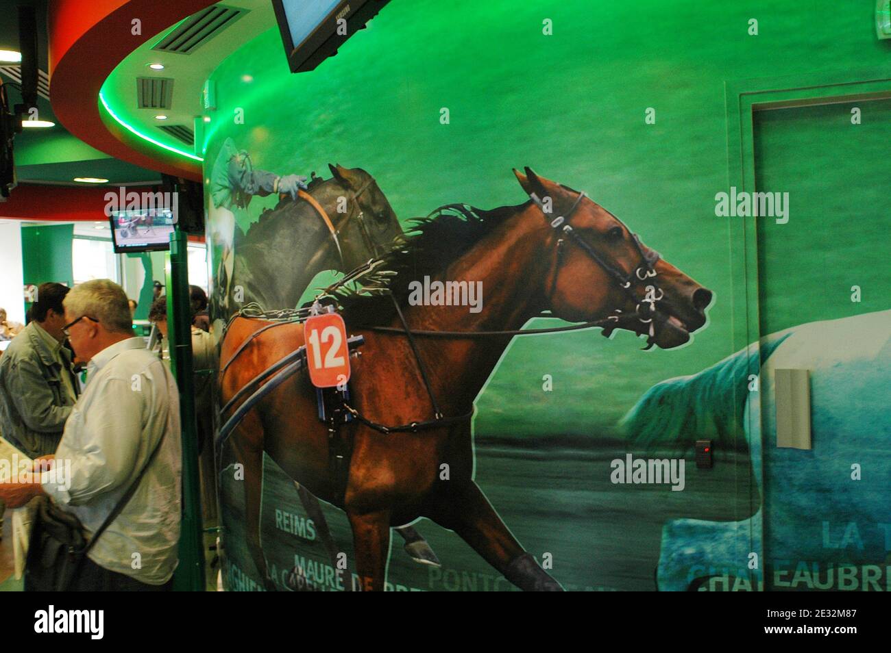 Pari mutuel urbain -Fotos und -Bildmaterial in hoher Auflösung – Alamy