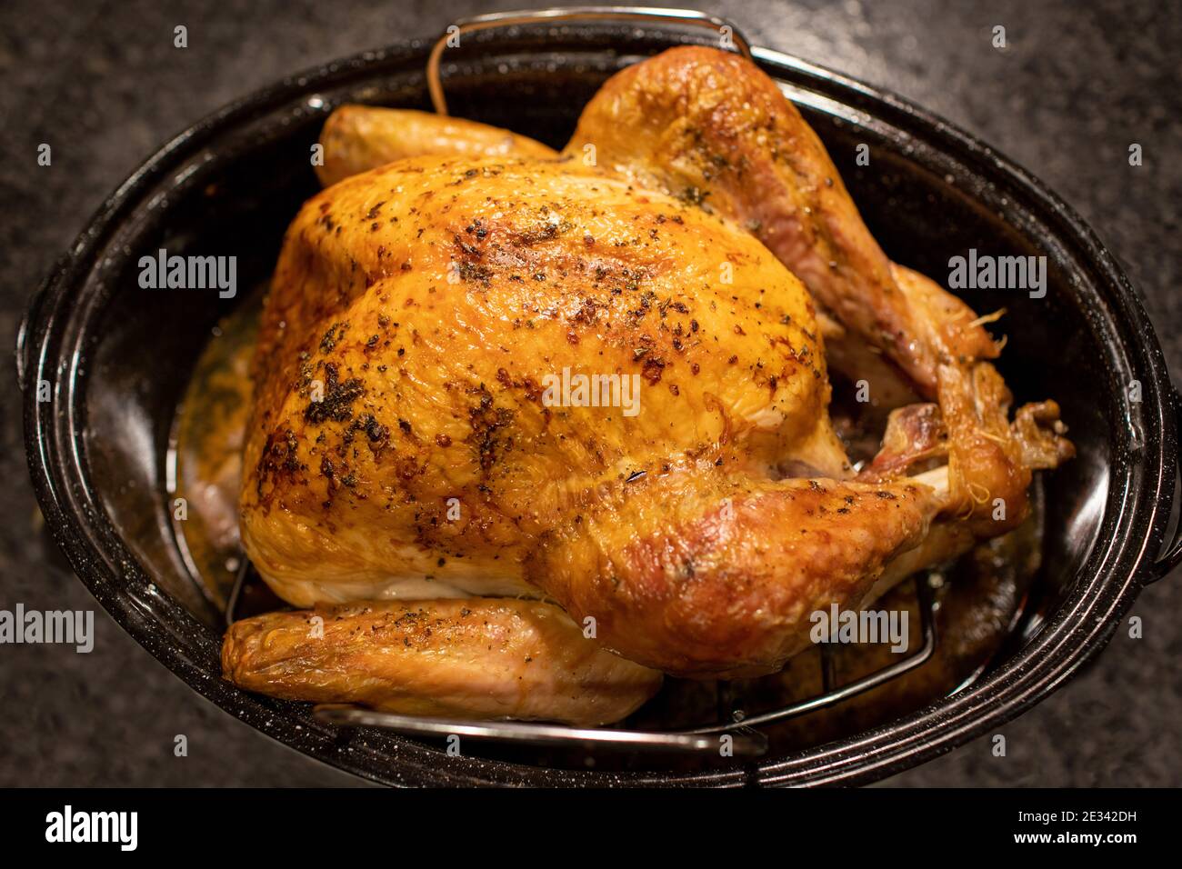 Thanksgiving turkey cooked -Fotos und -Bildmaterial in hoher Auflösung ...