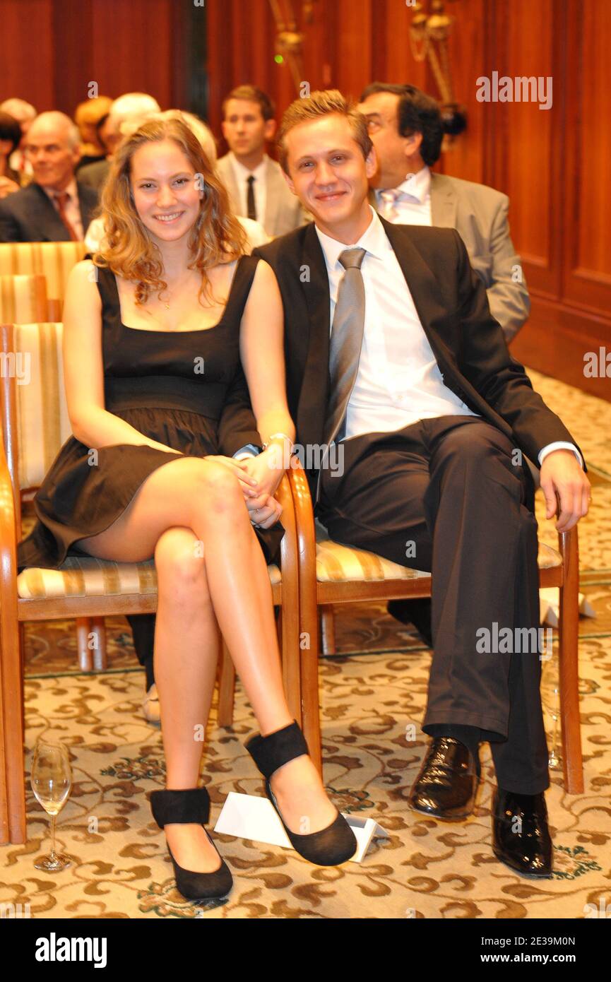 EXKLUSIV: Emma Ferrer, Audrey Hepburns Enkelin, und ihr Freund nehmen ...