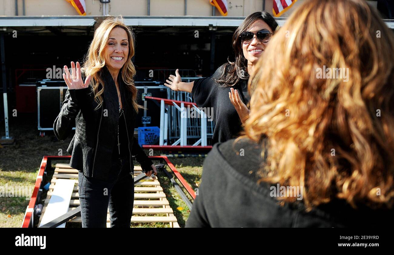 Der Musiker Sheryl Crow (L) und Rosario Dawson treten bei der 'Rally to ...