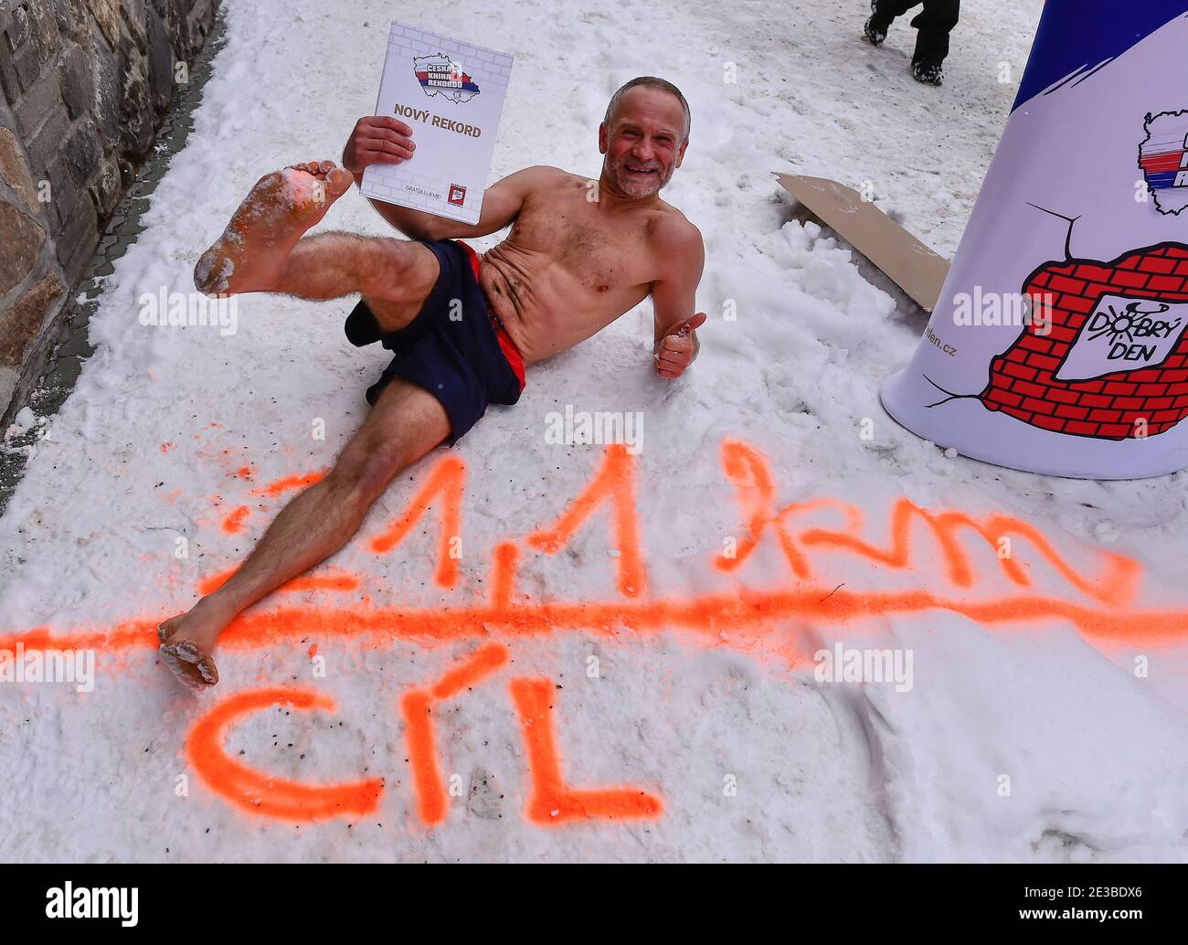 Barfuß Im Schnee Stockfotos und -bilder Kaufen - Alamy