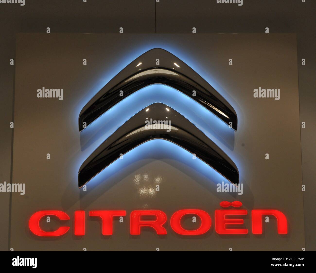 Citroen 2009 logo -Fotos und -Bildmaterial in hoher Auflösung – Alamy