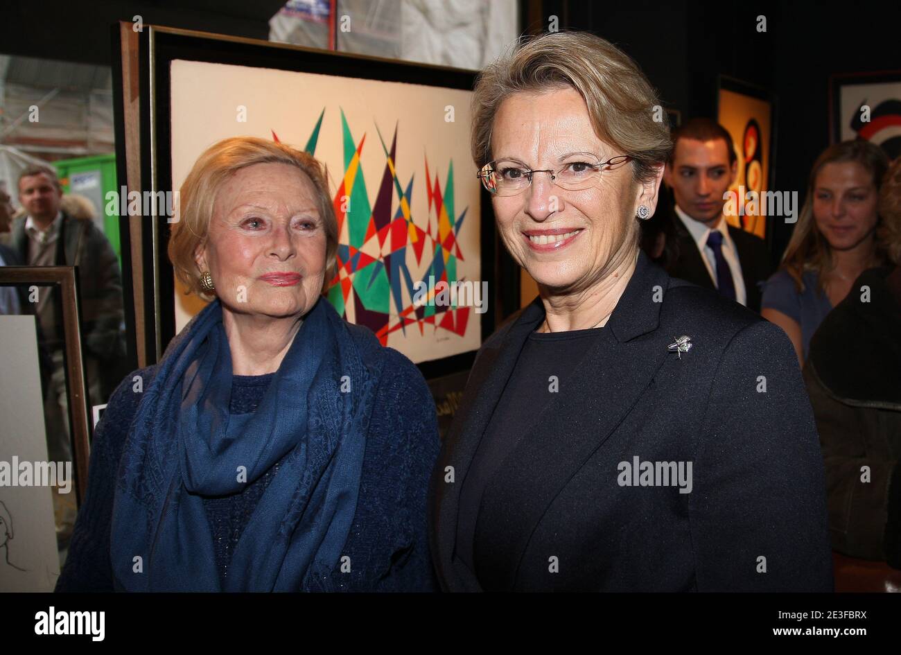 Die französische Schauspielerin Michele Morgan posiert mit ...