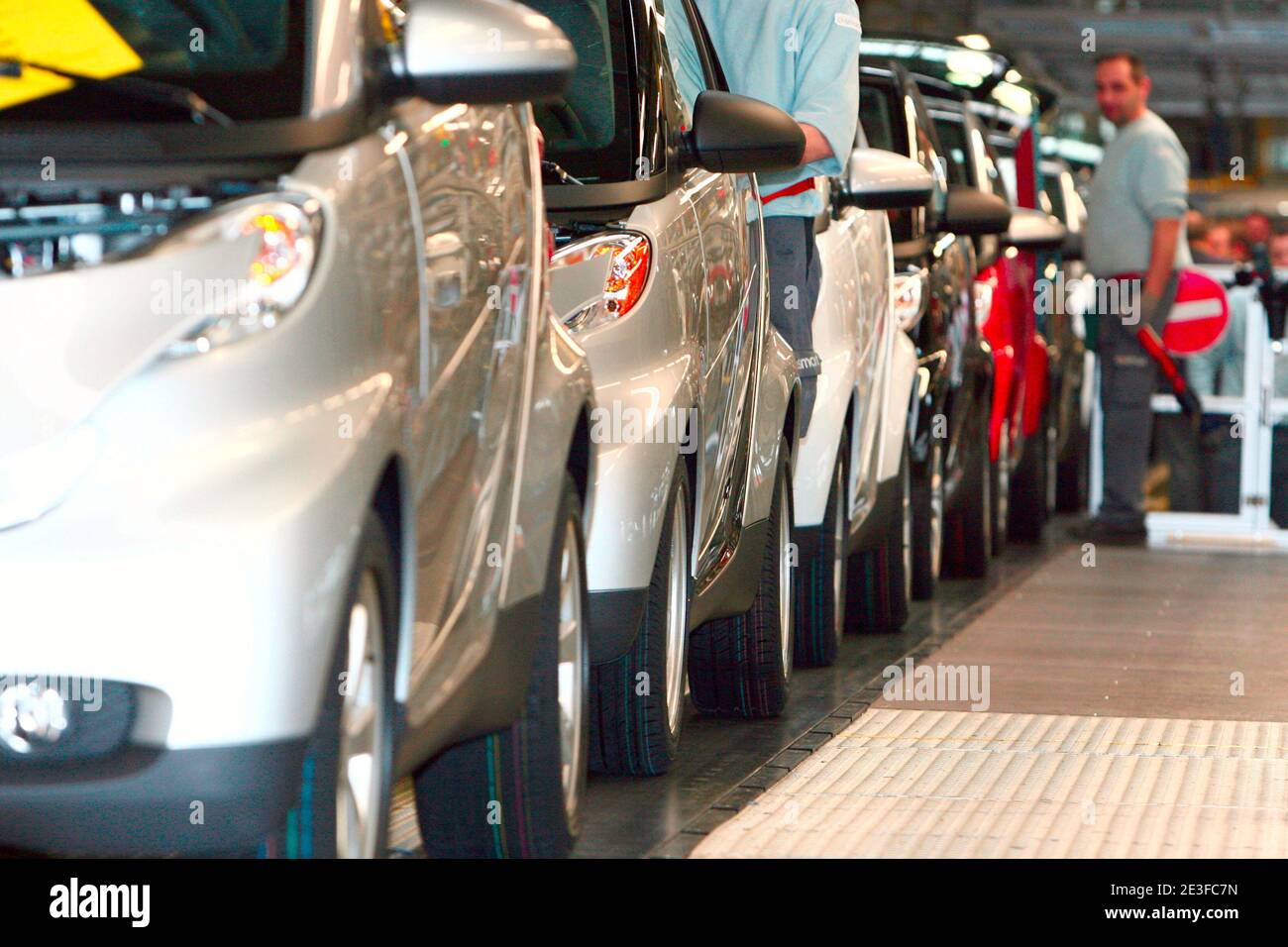 Ein Blick ins Innere des Smart Factory Complex in Hambach, Moselle ...